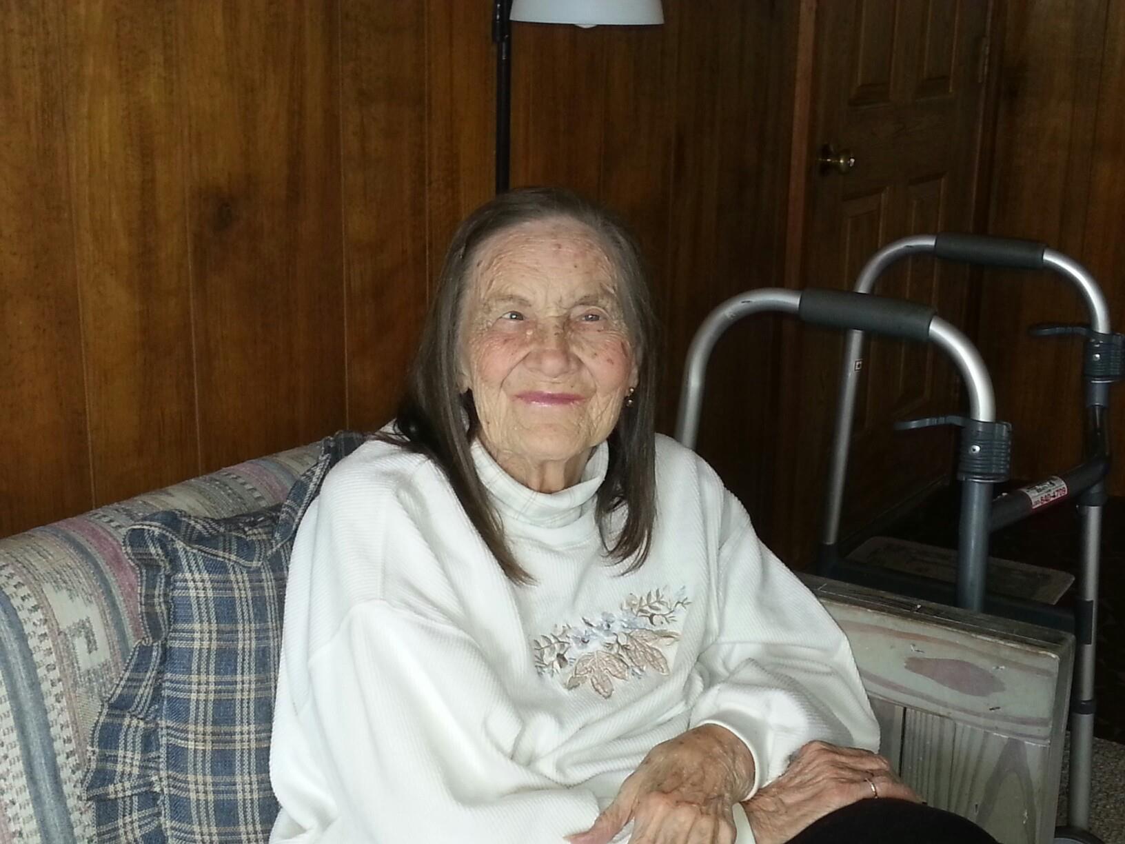 919144_10200667207595420_599934543_o - Sarah Halstead