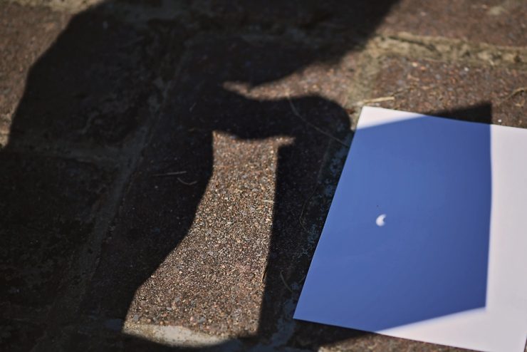 Ways To View The Solar Eclipse | How To Make a Pinhole Projector
